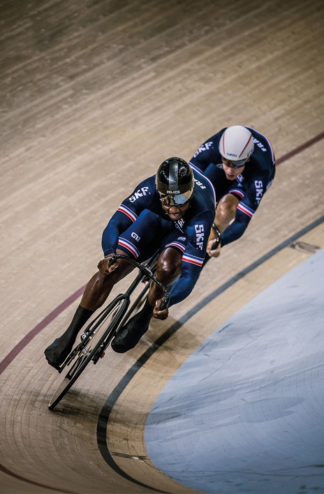 Look Cycle - Automatic pedals and carbon bikes