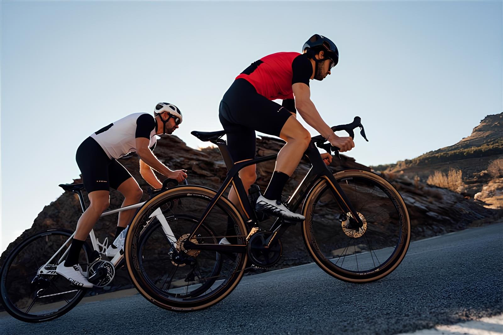 Look Cycle - Automatic pedals and carbon bikes